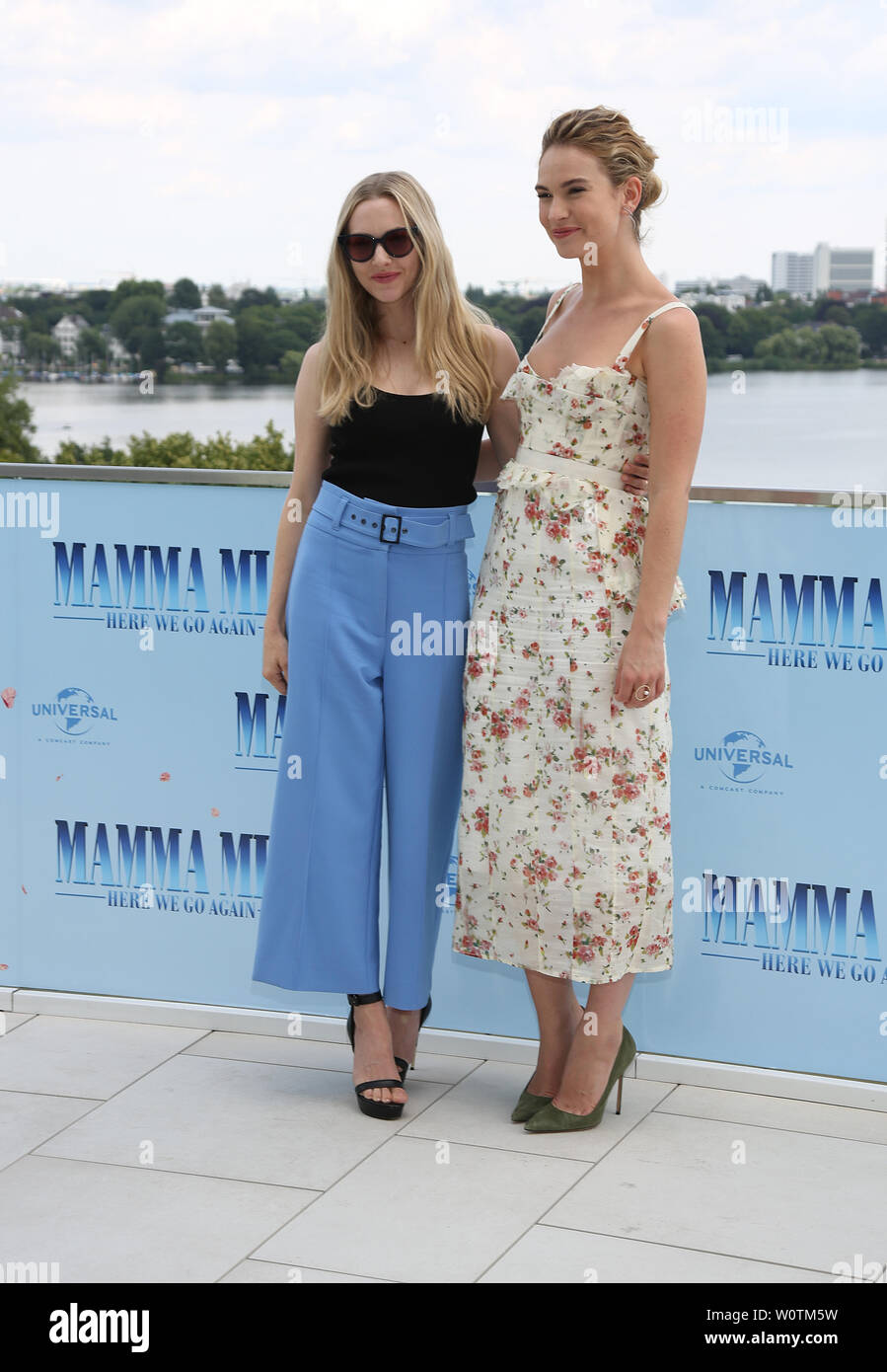 Lily James And Amanda Seyfried Mamma Mia 2 Here We Go Again