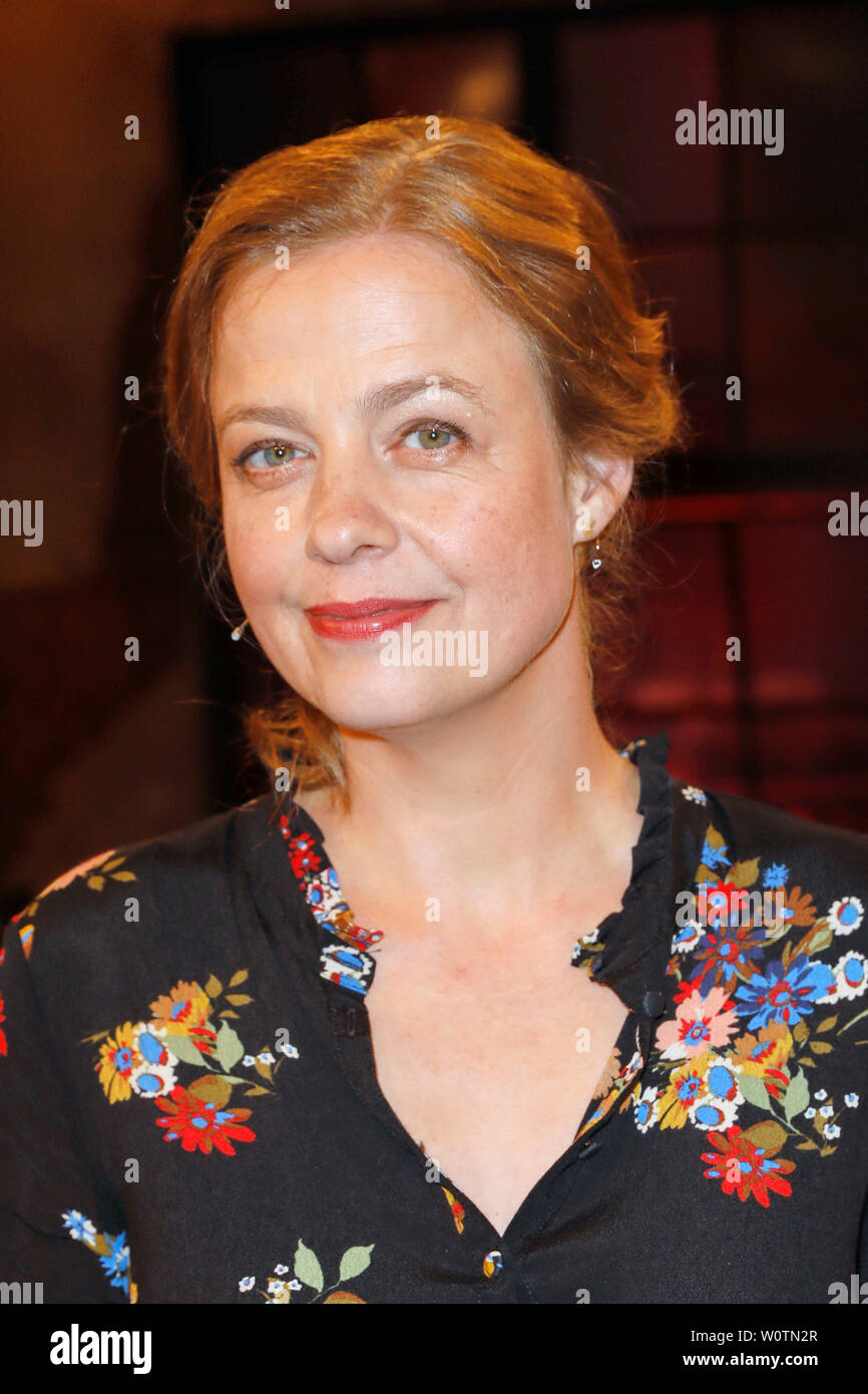 Mariana leky hi-res stock photography and images - Alamy