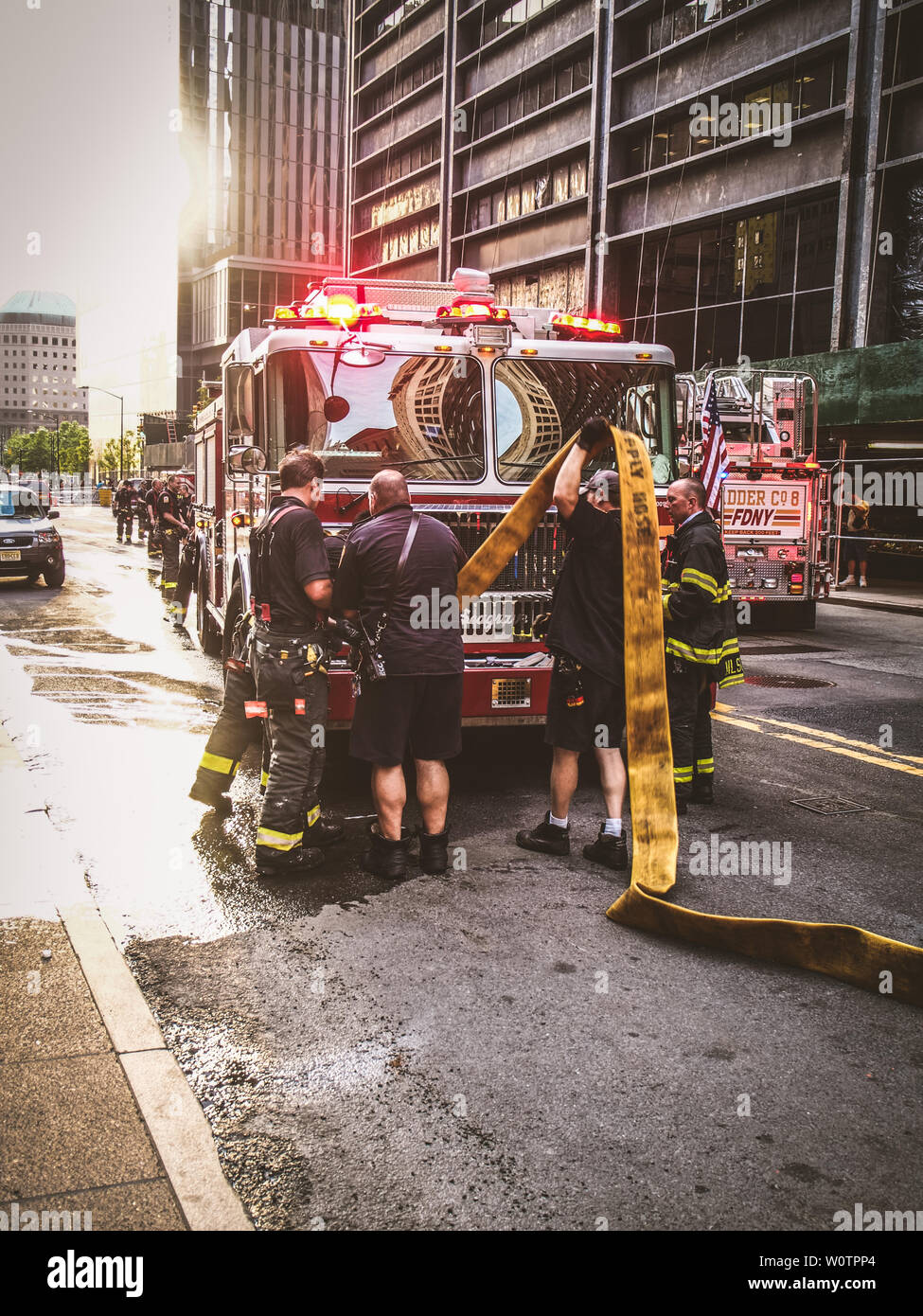 New york firefighters hi-res stock photography and images - Alamy