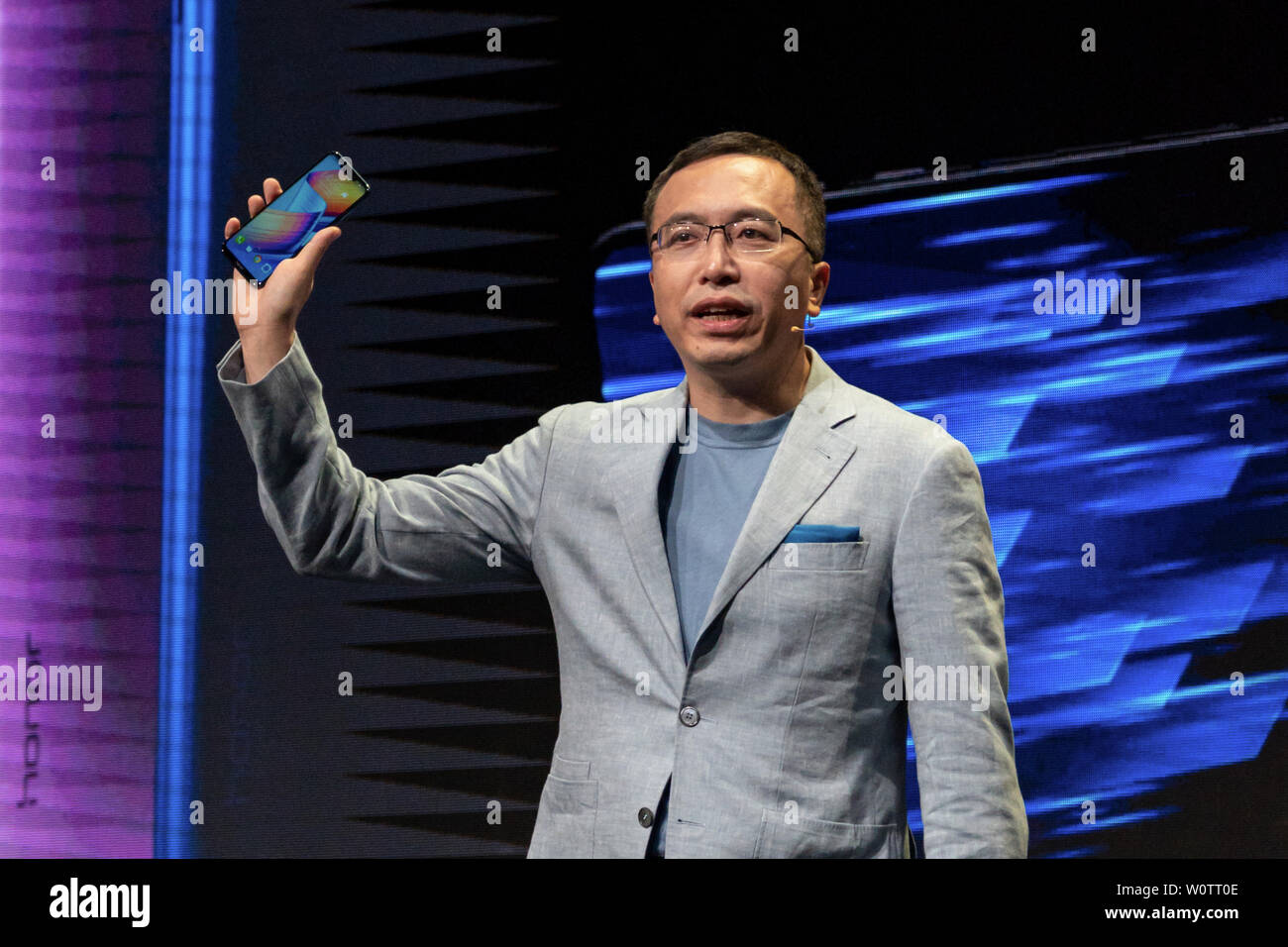 Today, George Zhao, President of Honor Global, officially launched the ...