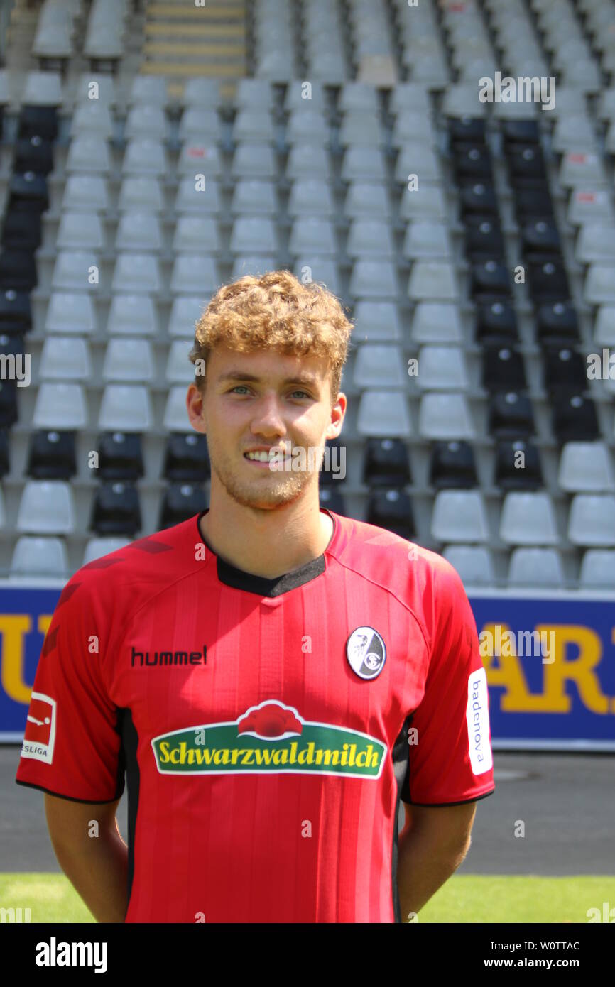 Luca Waldschmidt (Freiburg) - SC Freiburg Mannschaftsfoto 2018-19 Stock ... Luca Waldschmidt (Freiburg) - SC Freiburg Mannschaftsfoto 2018-19 Stock ...