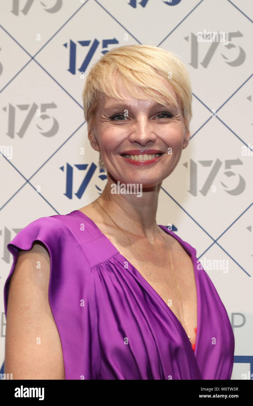 Susan atwell hi-res stock photography and images - Alamy