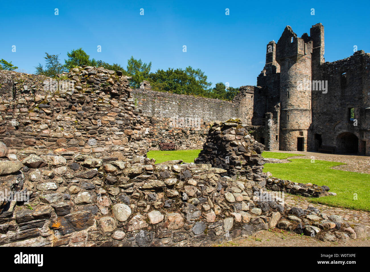 Balvenie castle scotland hi-res stock photography and images - Alamy