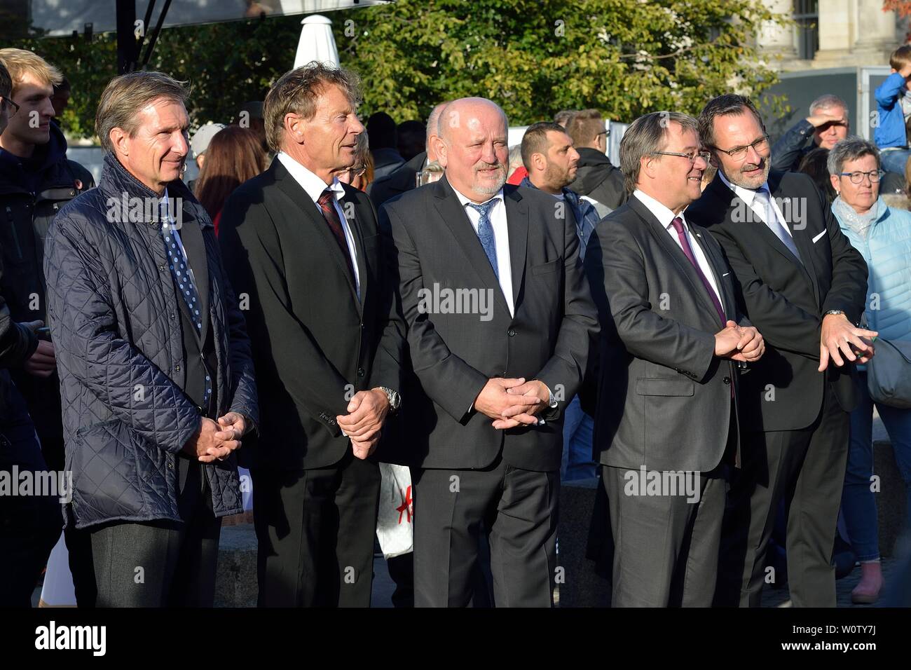 The Prime Minister from NRW Arrmin Laschet (2.v.r.) visit the ...