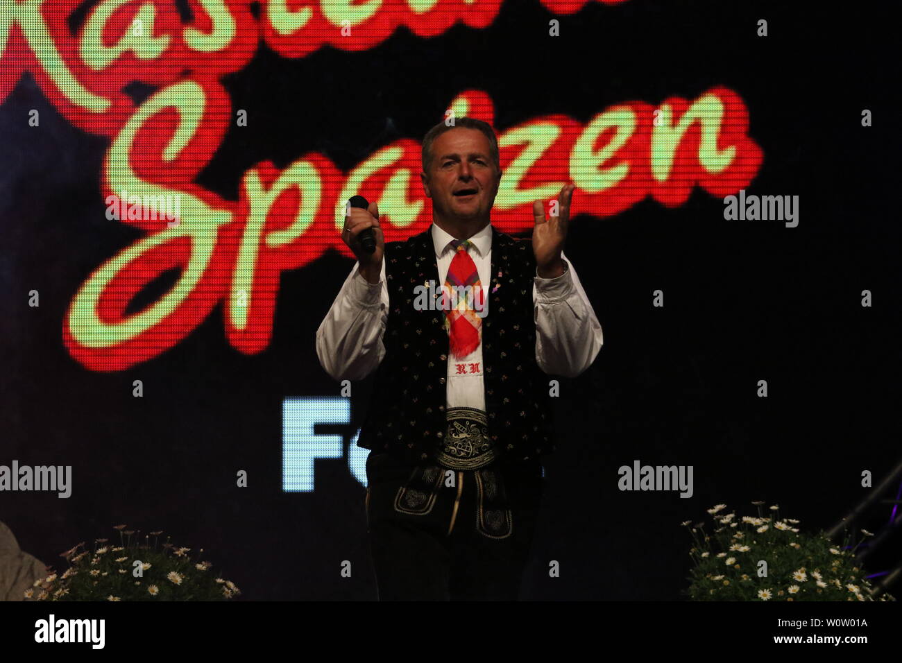 Norbert Rier Kastelruther Spatzen (Saenger, Frontmann, Musiker) beim 34 ...