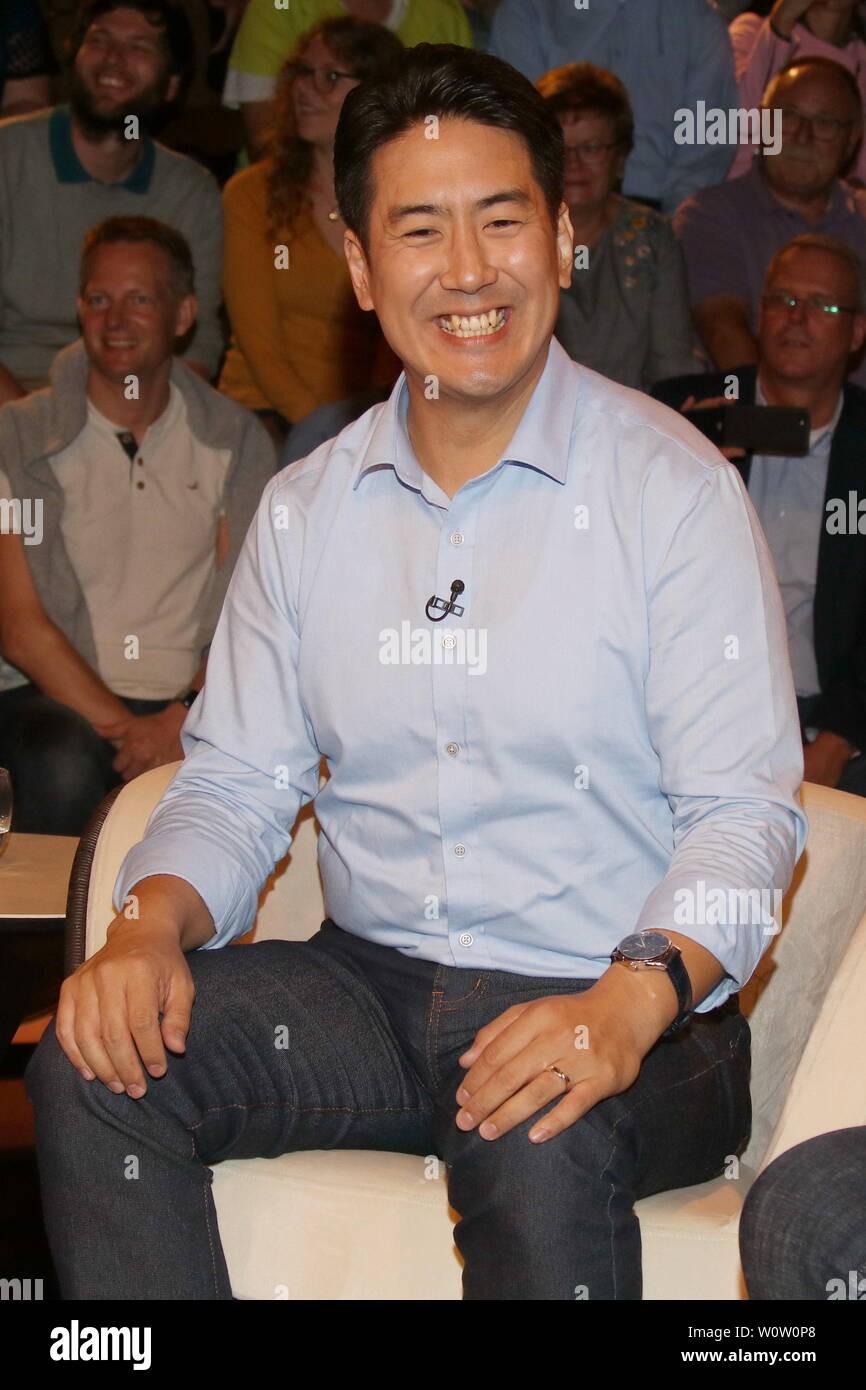 Michelle Hunziker, Moderatorin, Lanz, Sendung 1, 17.10.2018 Stock Photo ...