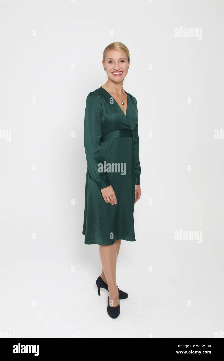 Solveig August, Vorstellung der 16ten Staffel von Rote Rosen, Luna ...