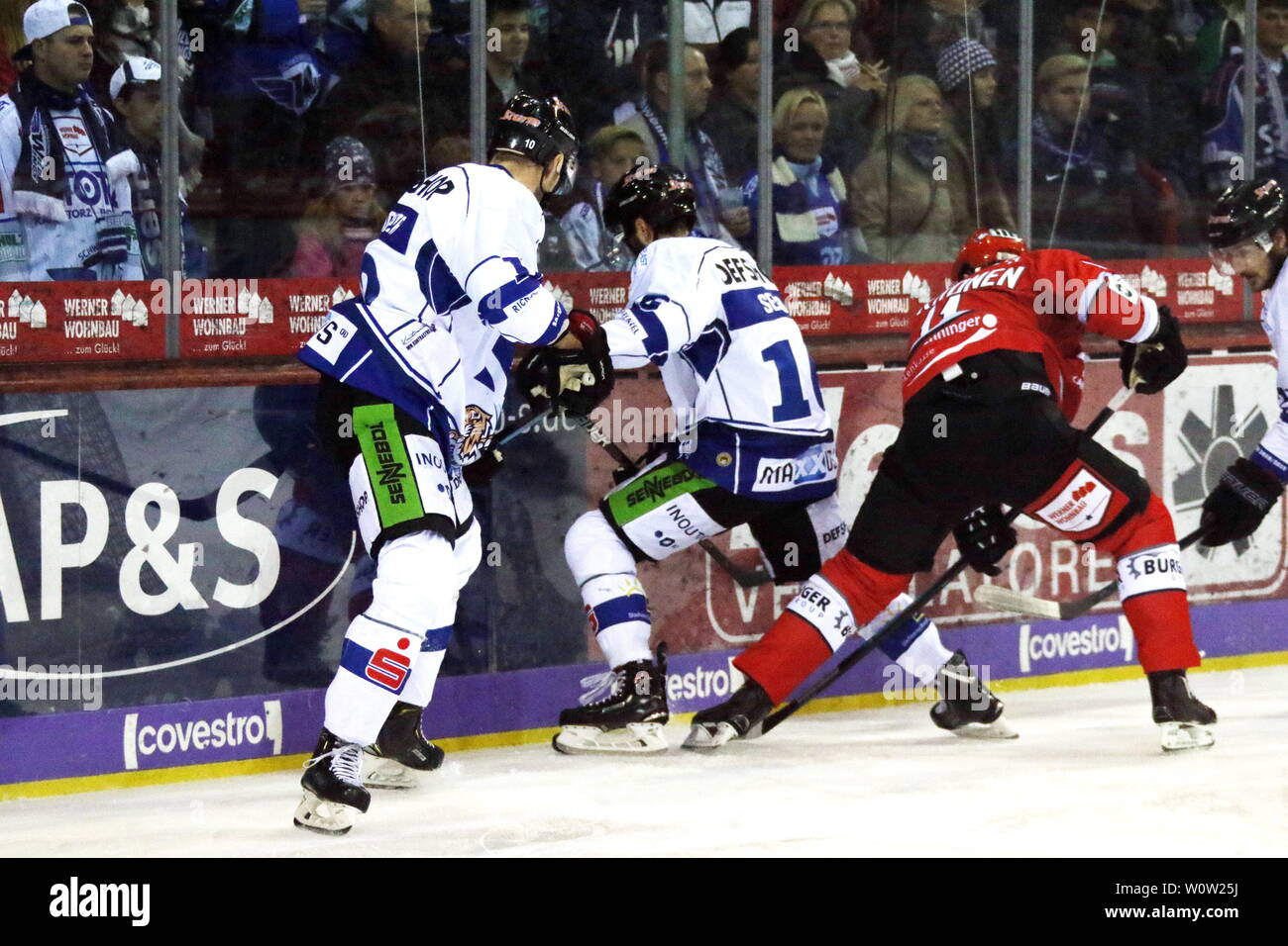 Steven seigo hi-res stock photography and images - Alamy