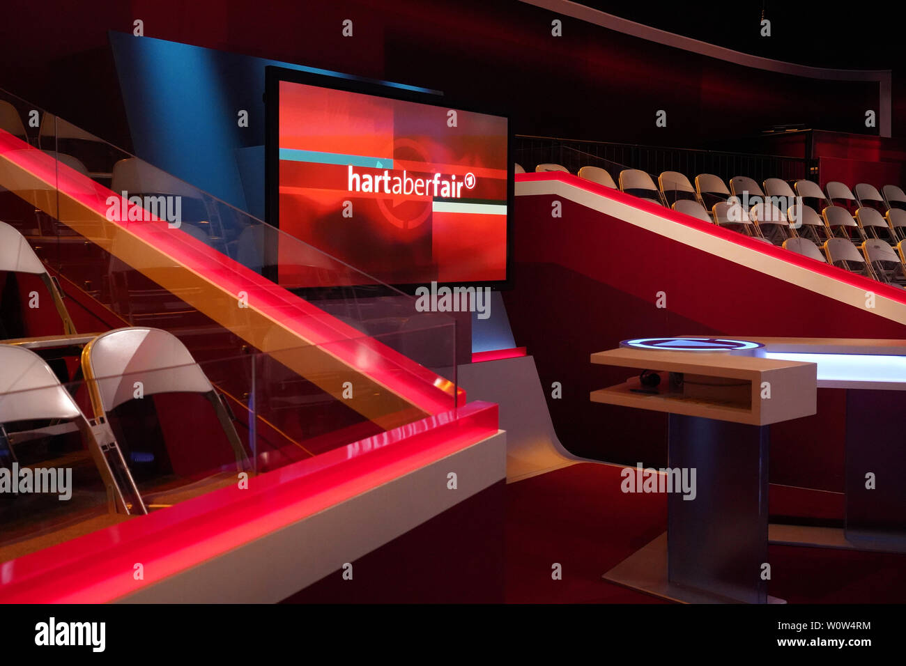 Ard tv studio hi-res stock photography and images - Alamy