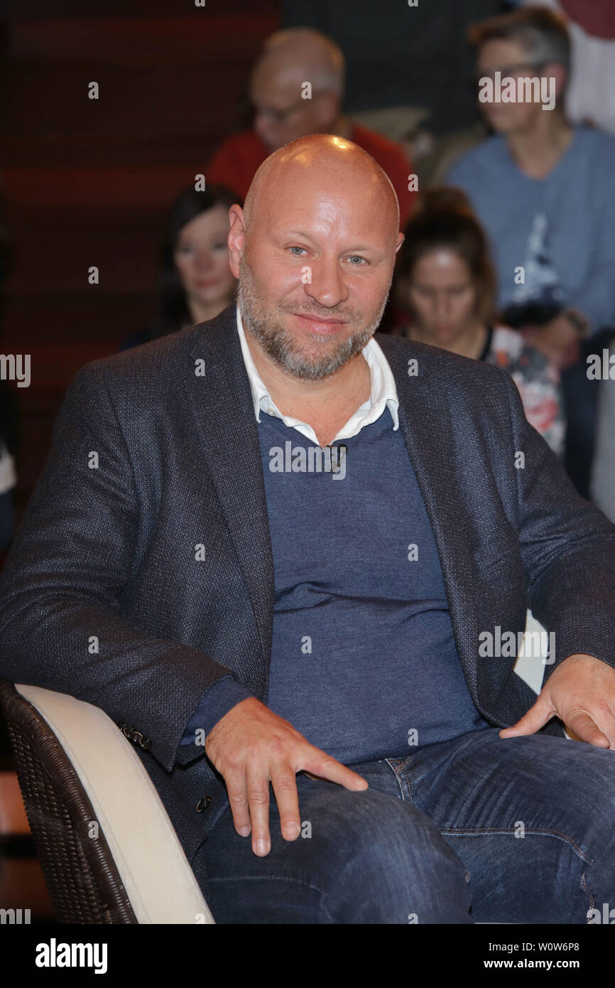 Markus lanz talkshow 2 studio stahltwiete hi-res stock photography and ...