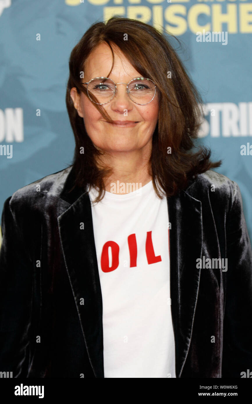 Junge premiere hi-res stock photography and images - Alamy