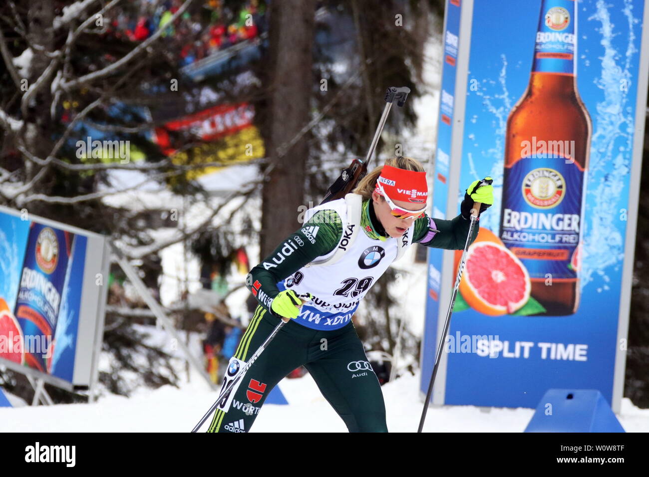 Denise Herrmann (WSC Erzgebirge Oberwiesenthal) beim IBU Biathlon ...