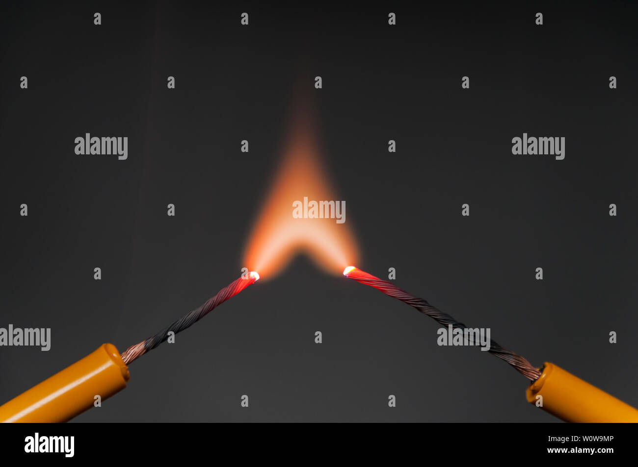 Electric arc between two cables Stock Photo - Alamy