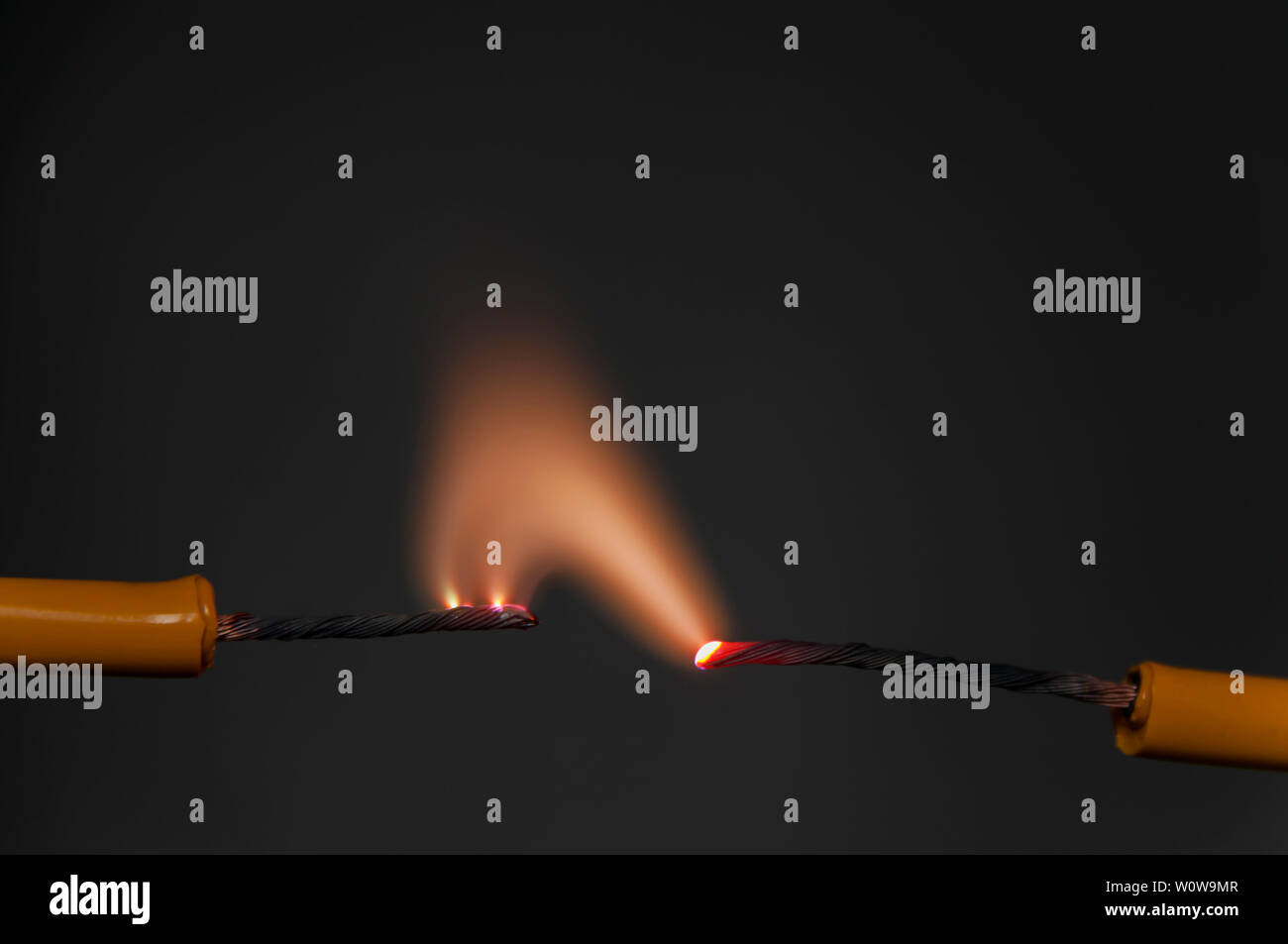 Electric arc between two cables Stock Photo - Alamy