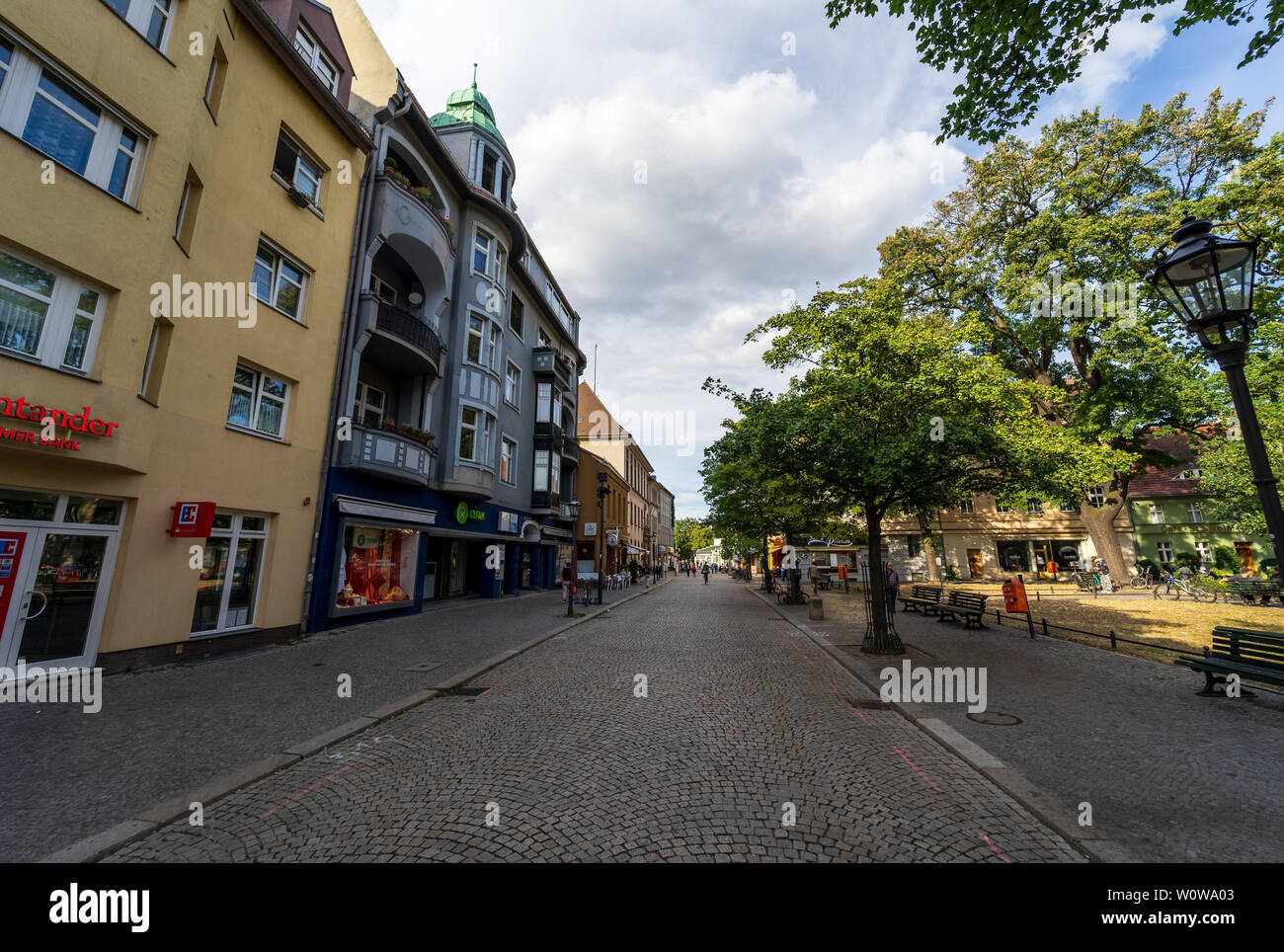 BERLIN - SEPTEMBER 09, 2018: Streets of the historic center of Altstadt ...