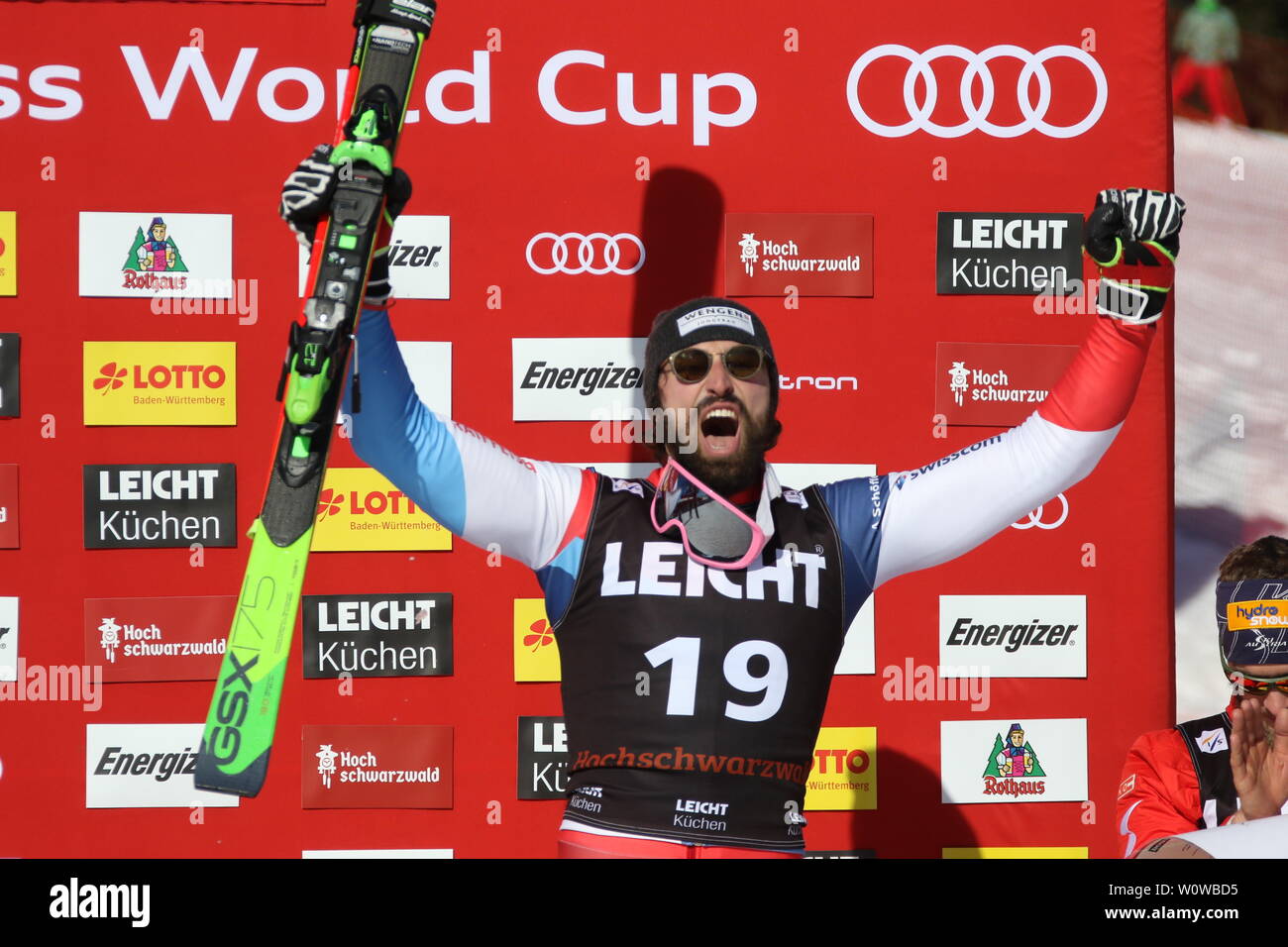 REGEZ Ryan, SUI jubelt über seine Podestplätze beim FIS Ski Cross ...