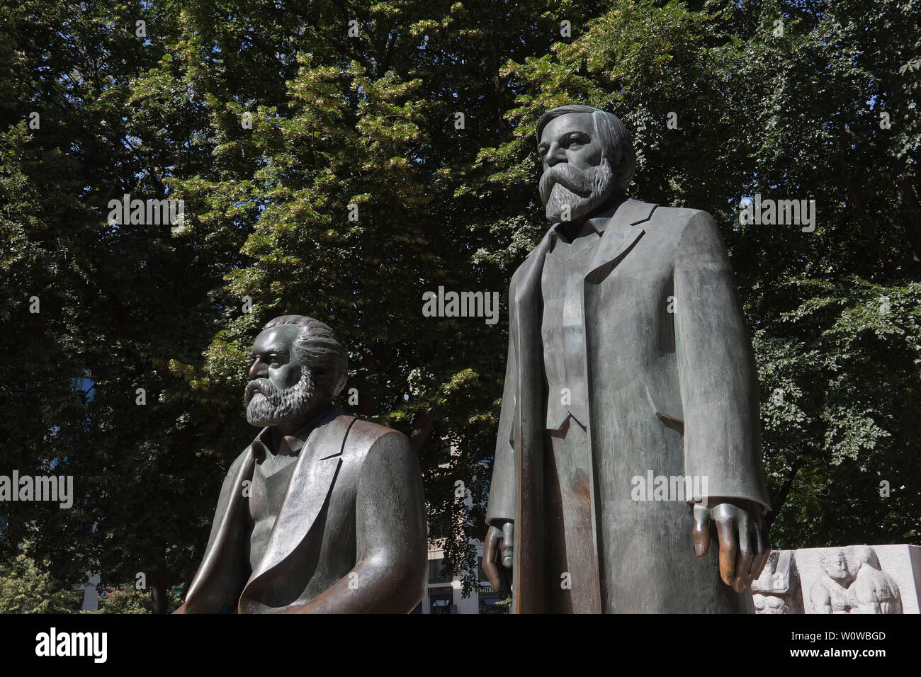 Bronze figures of Karl Marx and Friedrich Engels, Marx-Engels-Forum ...