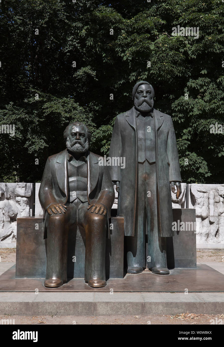 Bronze figures of Karl Marx and Friedrich Engels, Marx-Engels-Forum ...