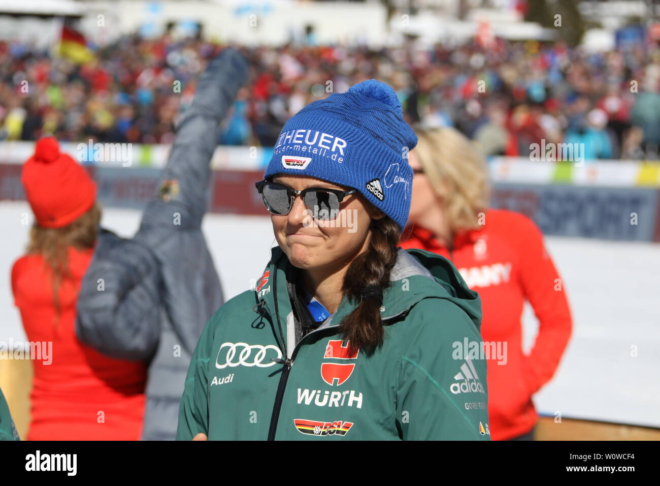 Carina Vogt (SC Degenfeld) als Zuschauerin beim Einzel Nordische ...