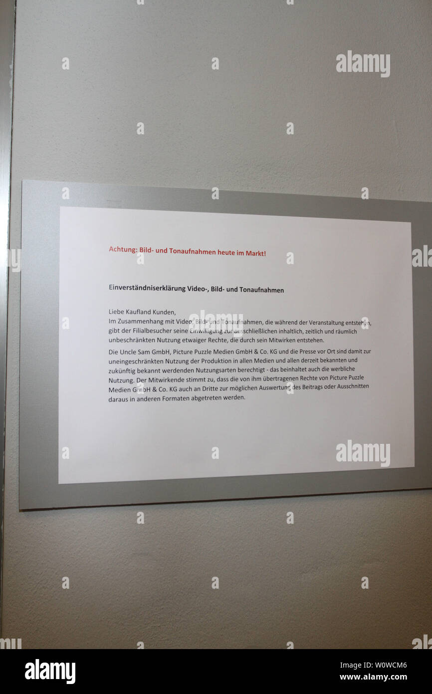 Daniela Katzenberger, Praesentation ihres Labels Uncle Sam, Kaufland ...