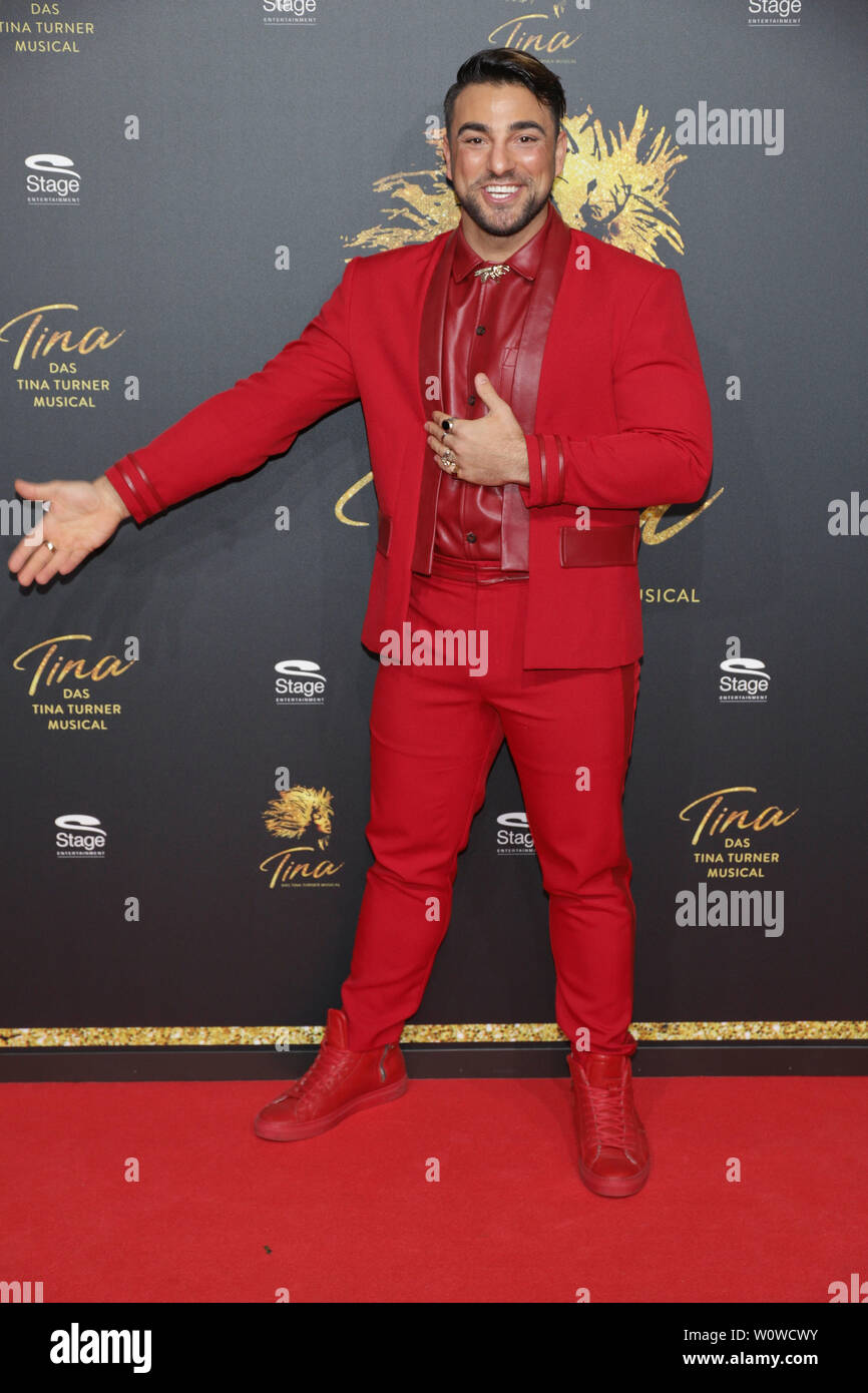 Kalay hi-res stock photography and images - Alamy