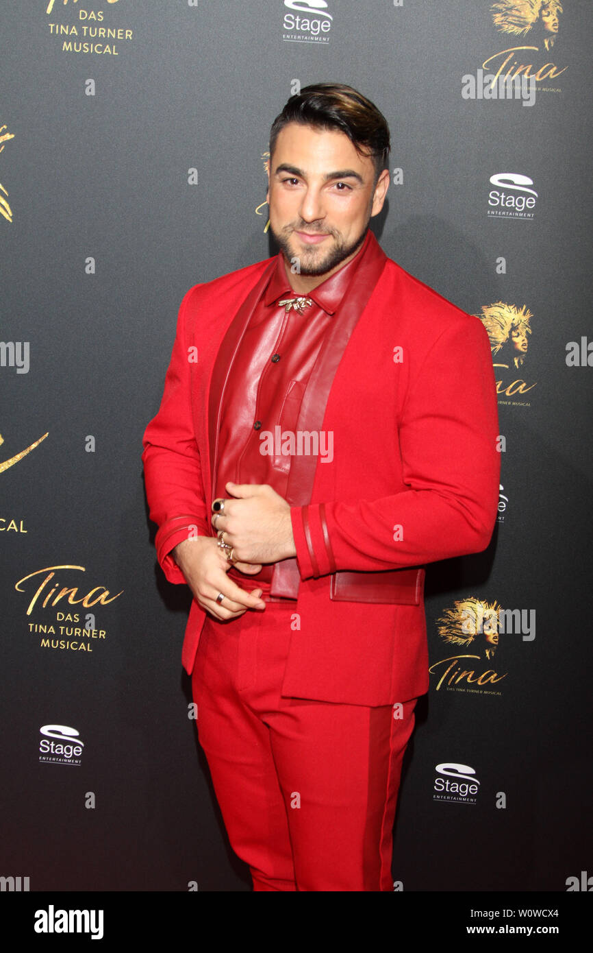 Kalay hi-res stock photography and images - Alamy