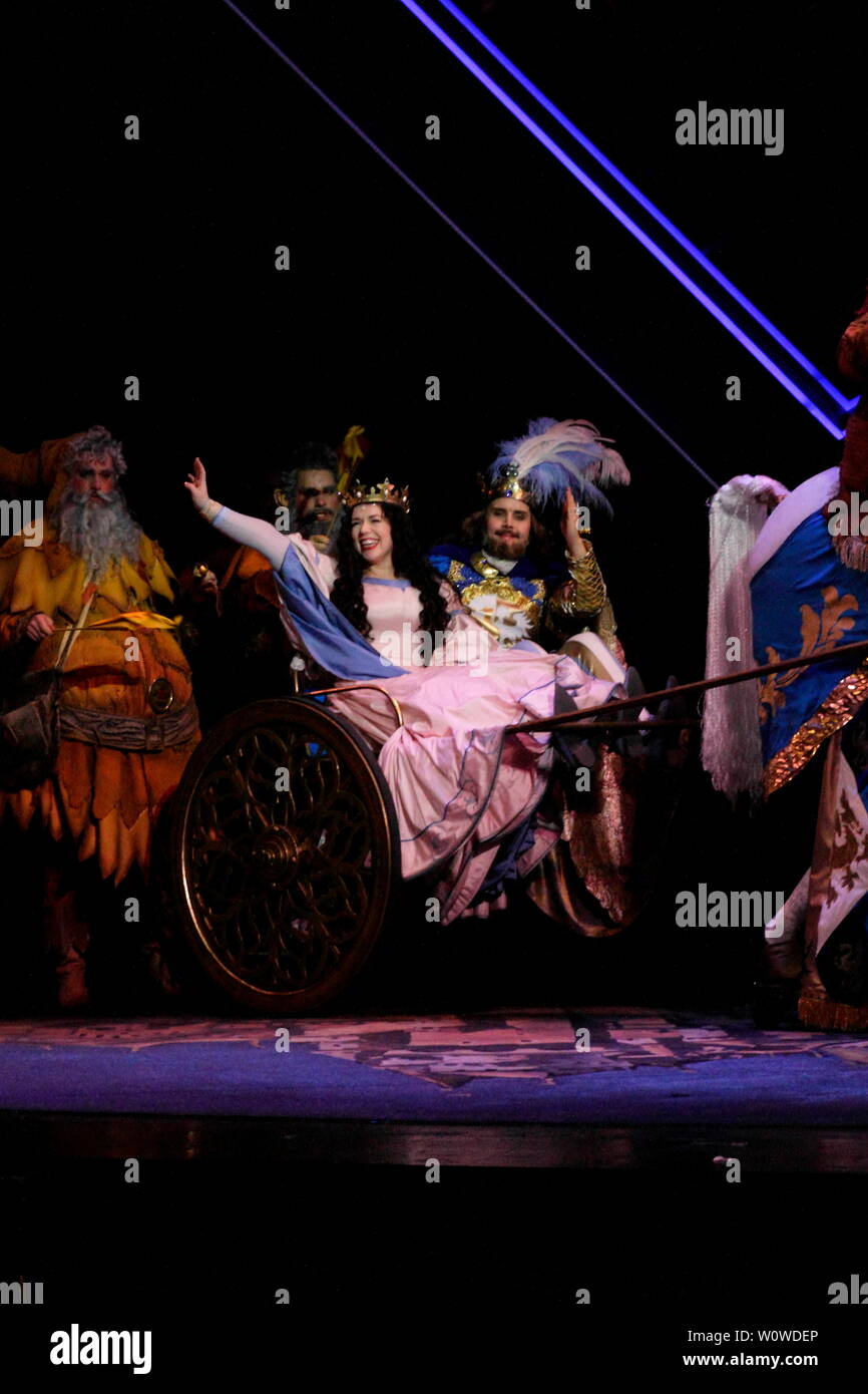 »Snow White« is one of the most famous children's and house fairy tales ...