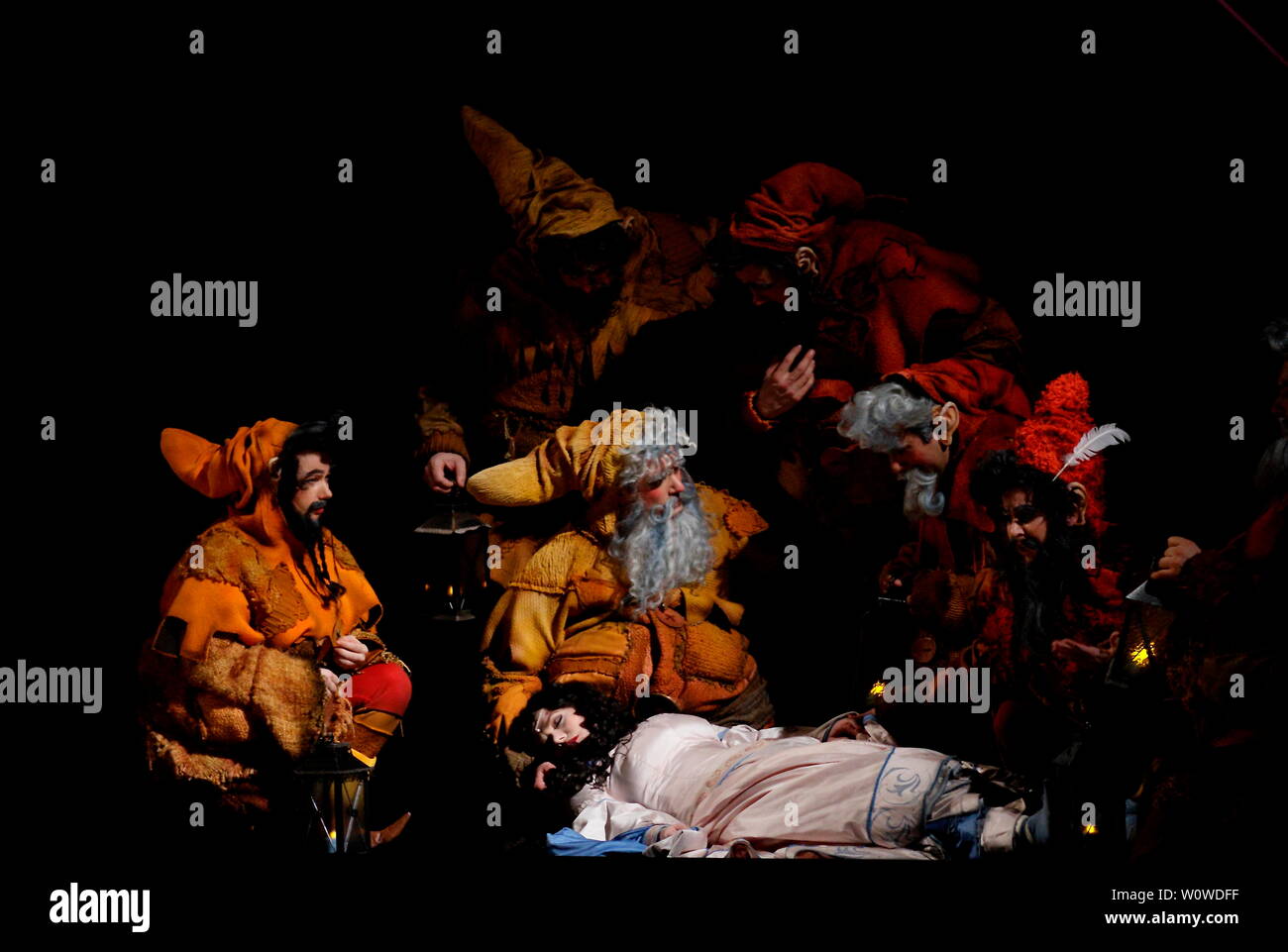 »Snow White« is one of the most famous children's and house fairy tales ...