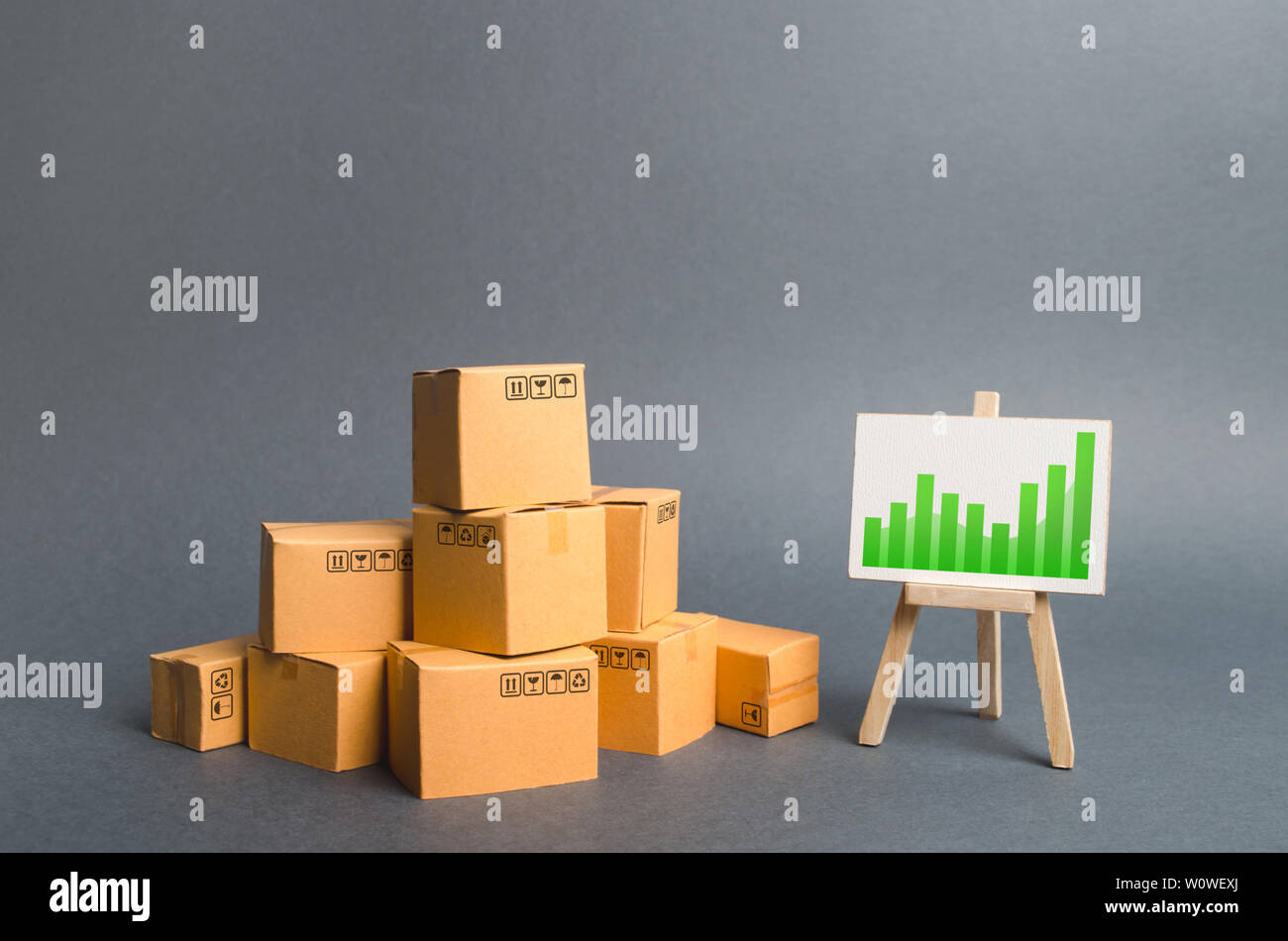 Gdp growth chart hi-res stock photography and images - Alamy