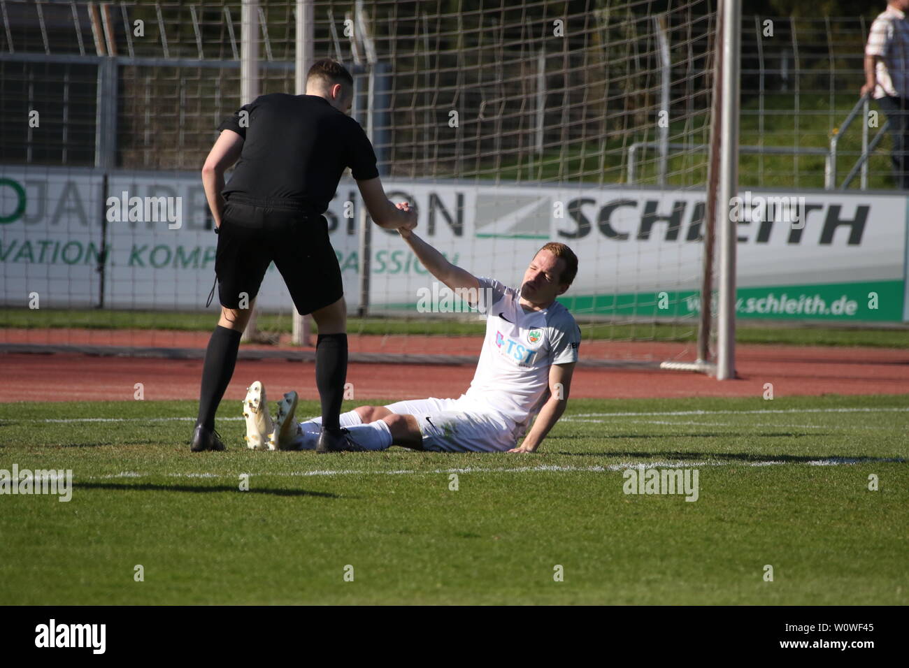 Schiedsrichter patrick glaser hi-res stock photography and images - Alamy