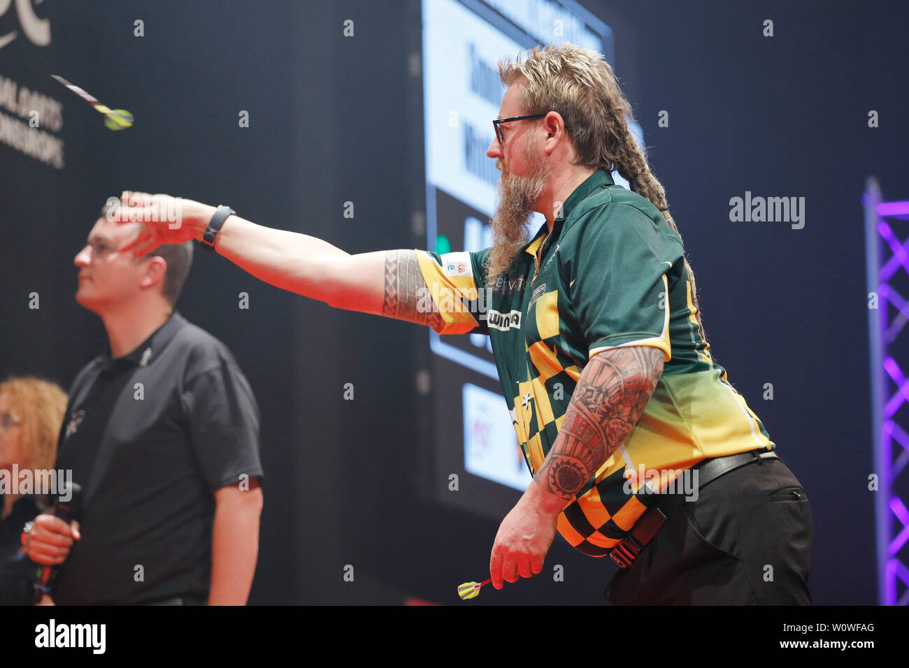 Simon Whitlock Darts High Resolution Stock Photography and Images - Alamy
