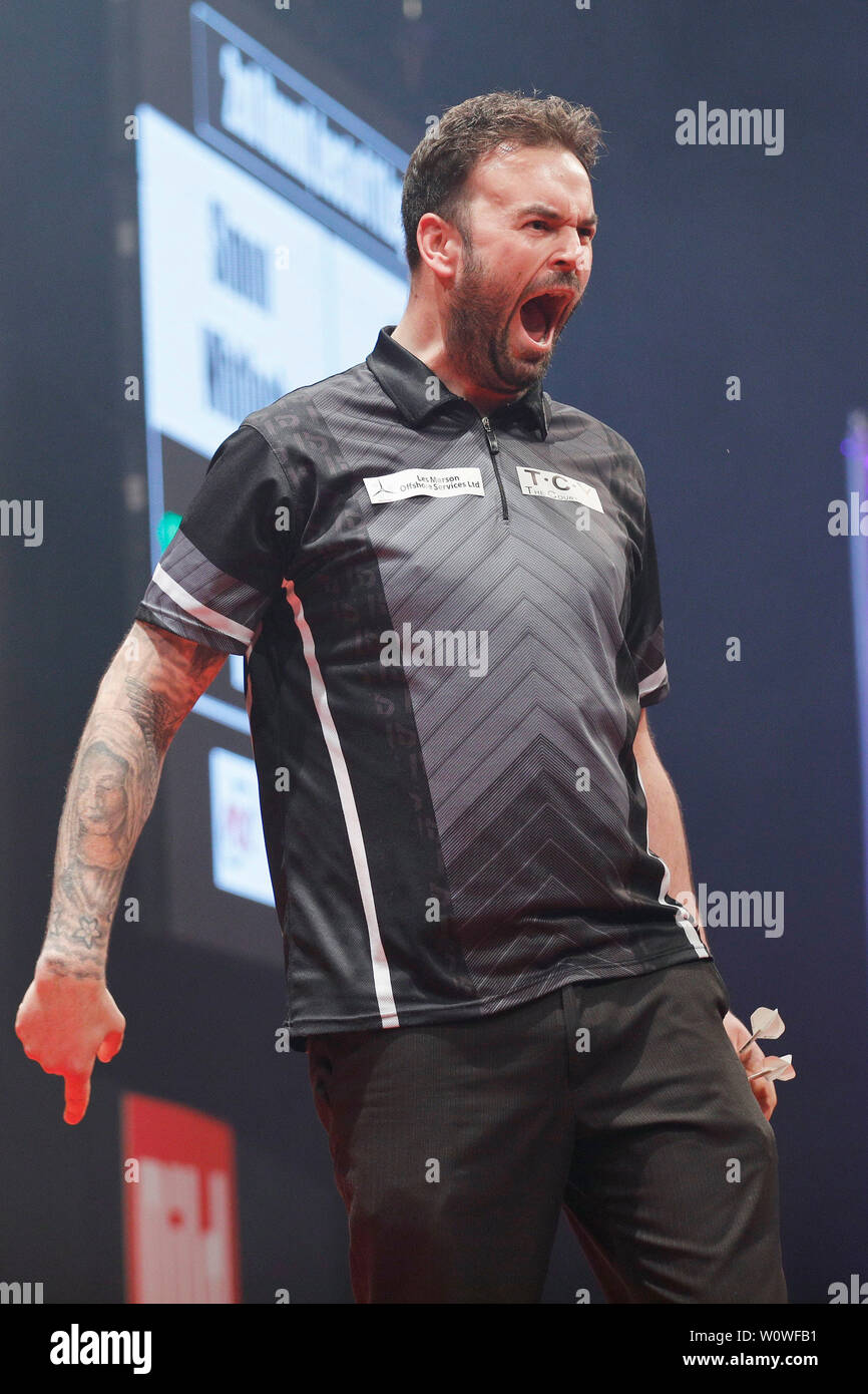 Ross smith darts hi-res stock photography and images - Alamy