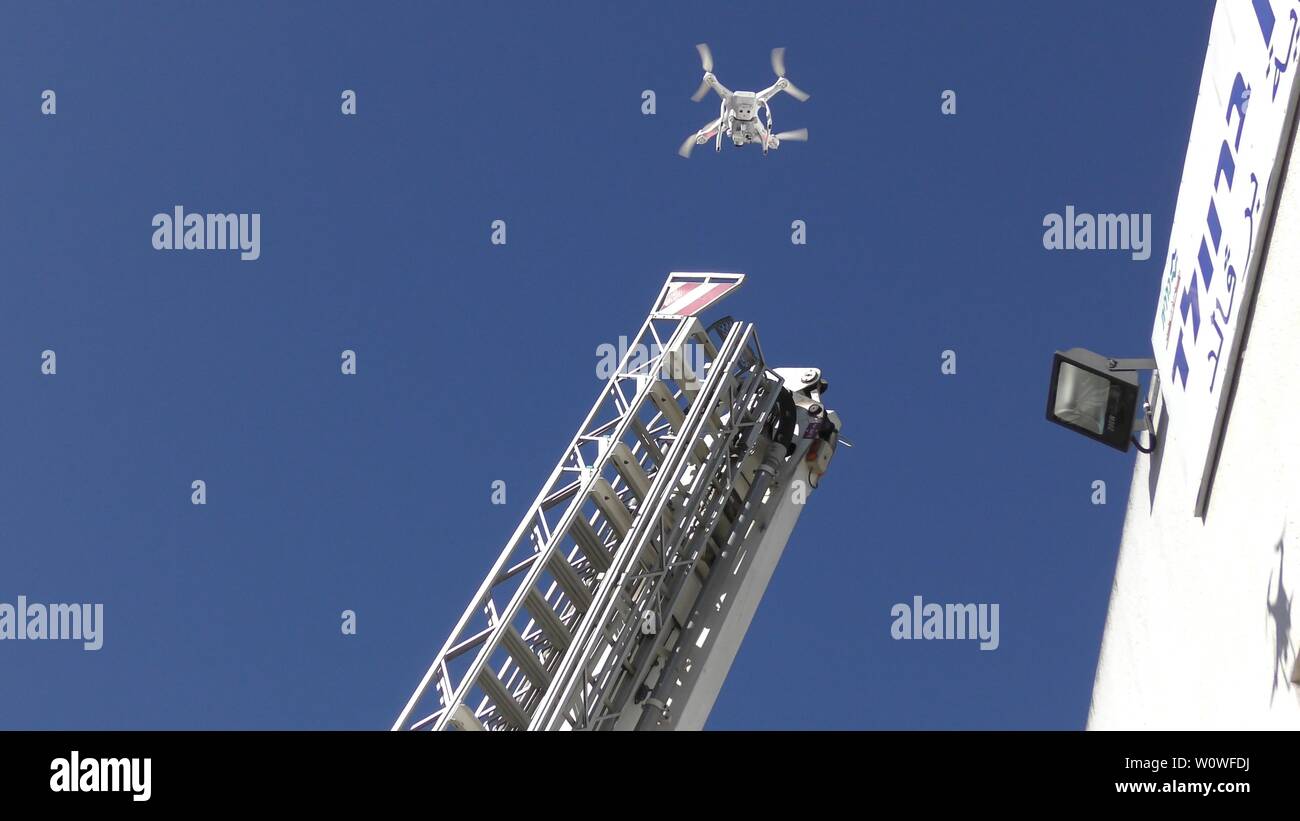 Firefighting ladder system hi-res stock photography and images - Alamy