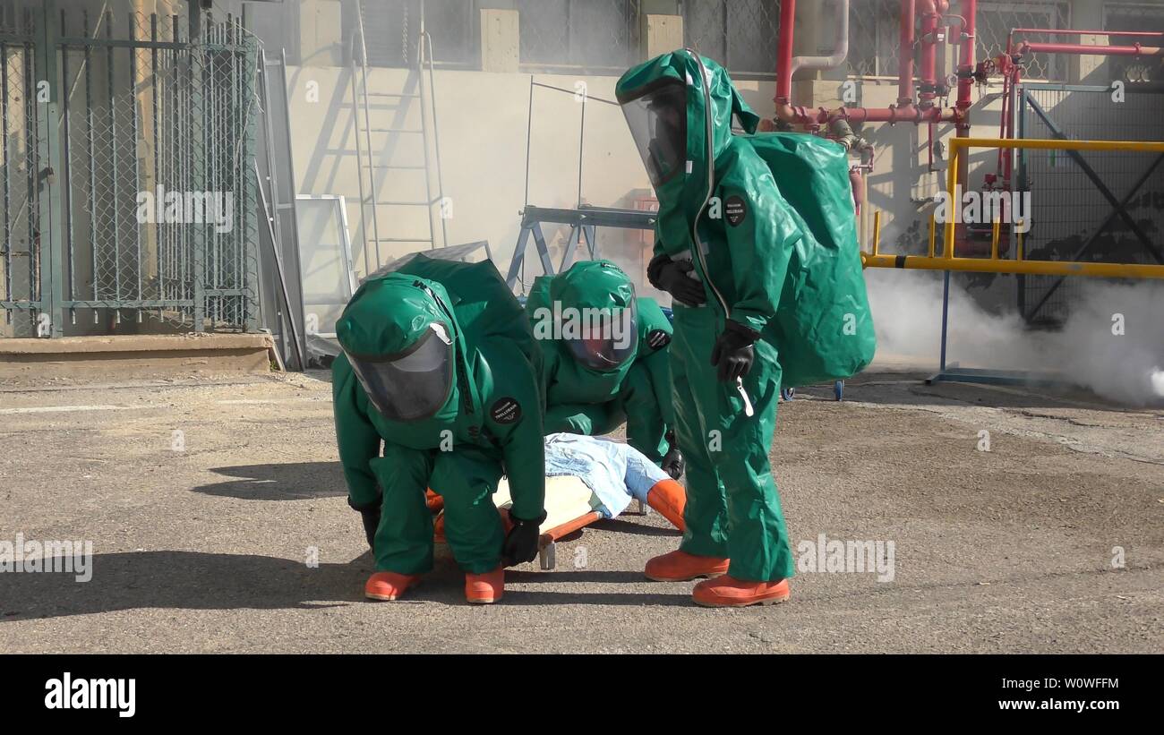 Scba gas mask hi-res stock photography and images - Alamy