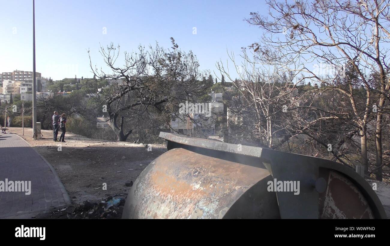 Burn barrel rubbish hi-res stock photography and images - Alamy