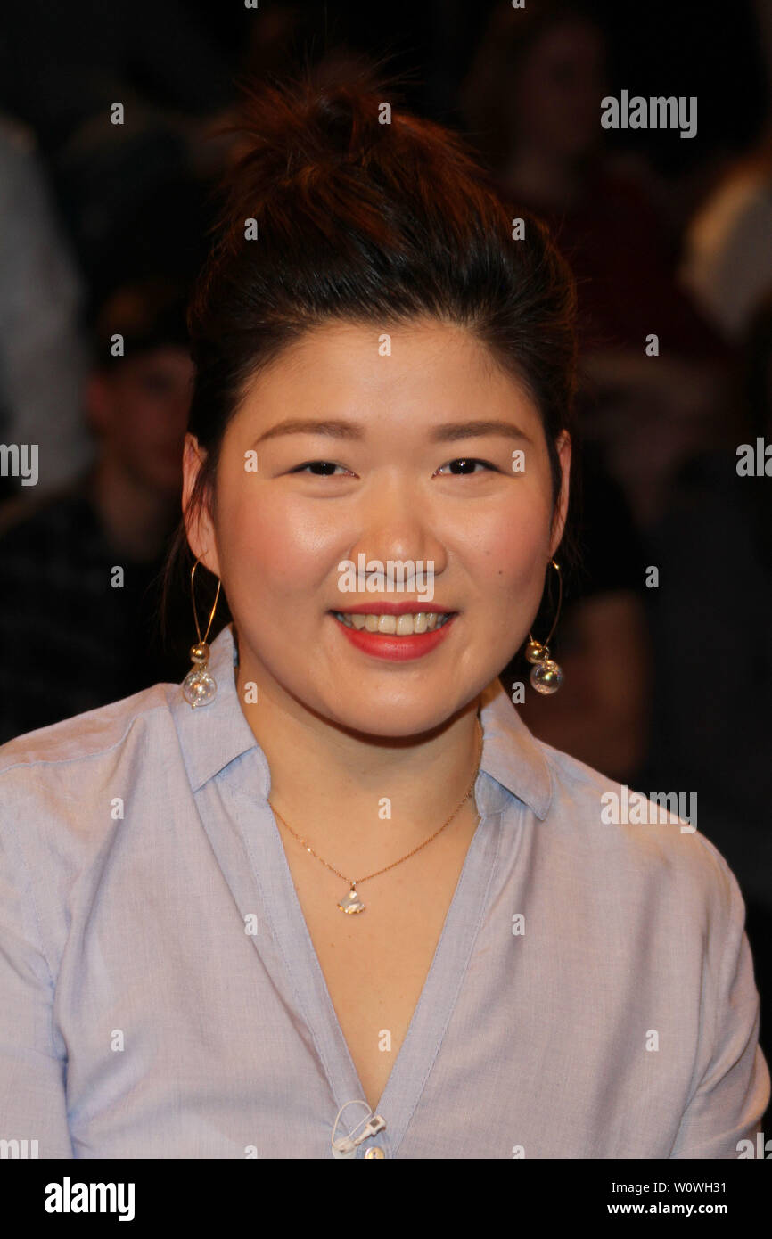 Liping hi-res stock photography and images - Alamy