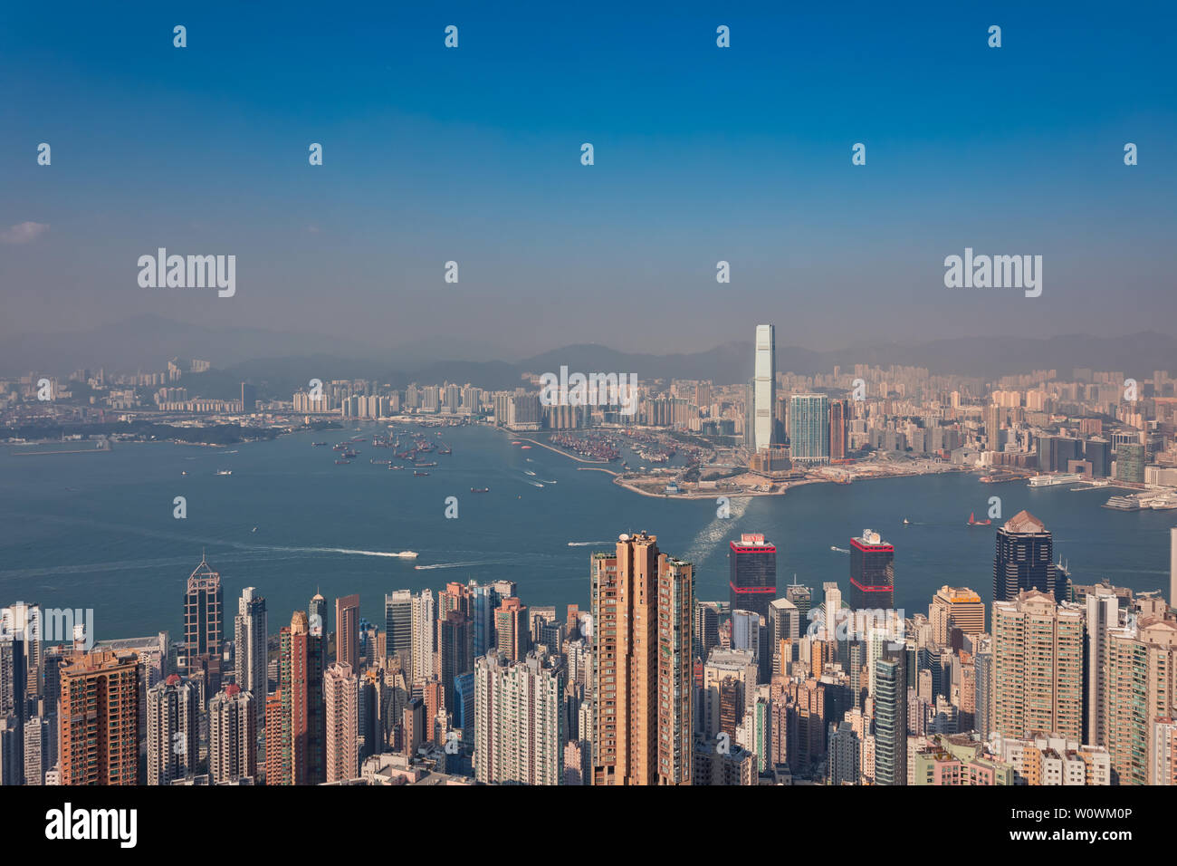 Top of Victoria Peak overlooking Victoria Harbour, Hong Kong Stock Photo - Alamy