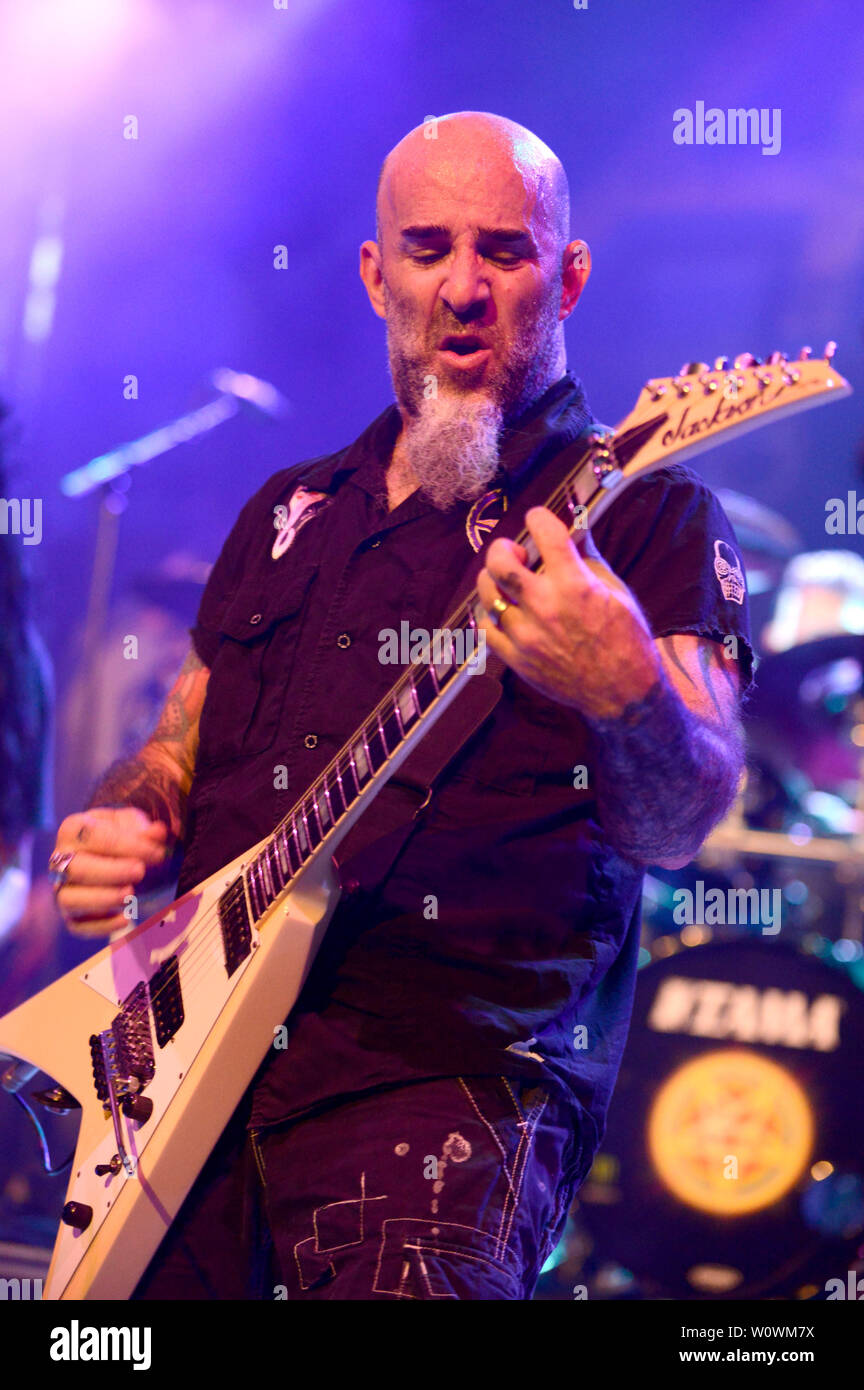 Ian hanover hi-res stock photography and images - Alamy