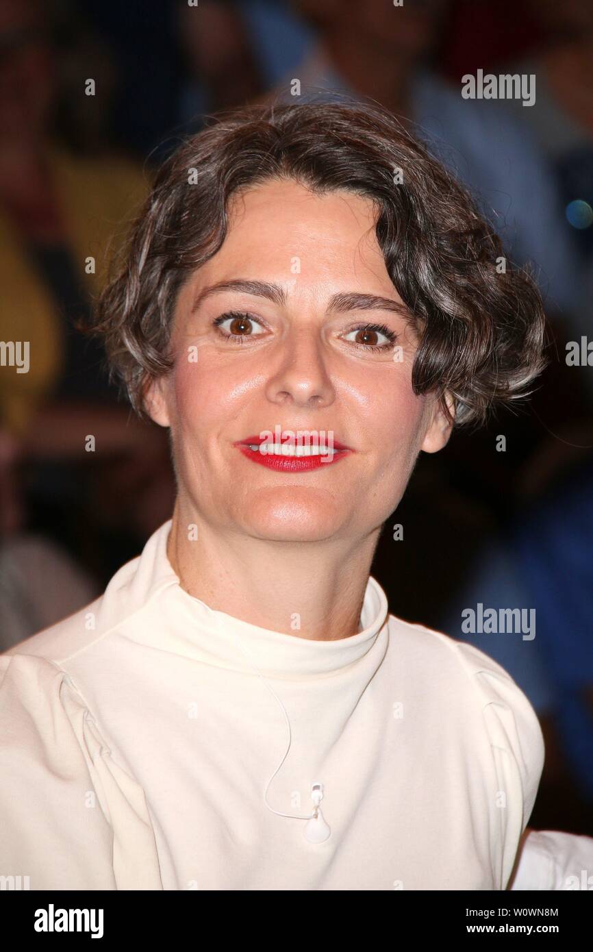 Hamburg, Deutschland. 27th June, 2019. Brenda Strohmaier to guest in ...