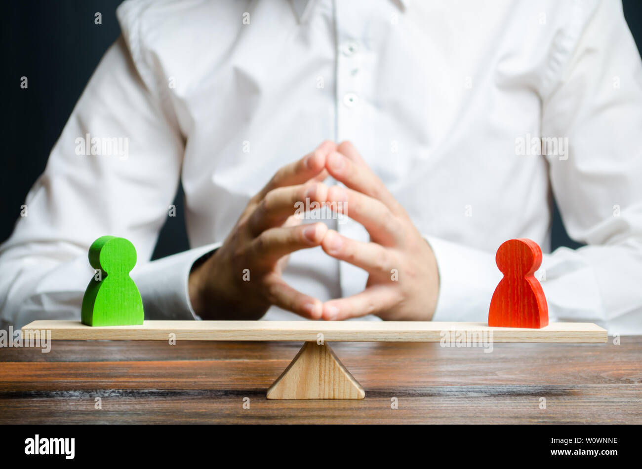 Conflict resolution hi-res stock photography and images - Alamy