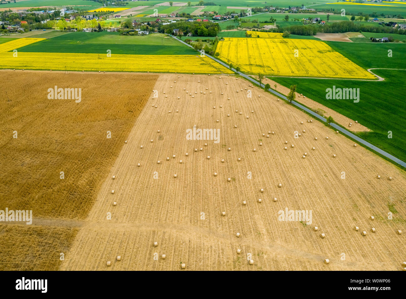 Hay sheaves hi-res stock photography and images - Alamy