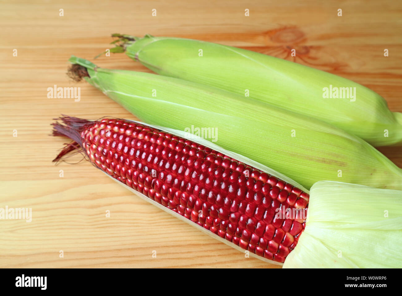 Corn husks pile hi-res stock photography and images - Alamy