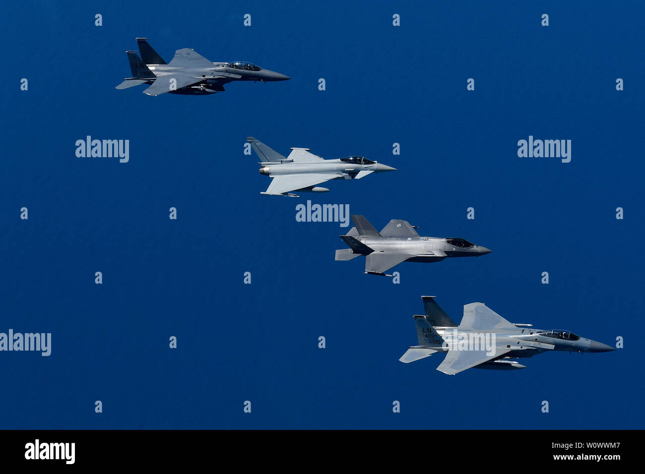 Advanced echelon hi-res stock photography and images - Alamy