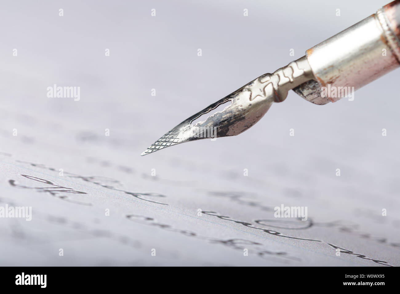 Fountain pen on an antique handwritten letter Stock Photo - Alamy
