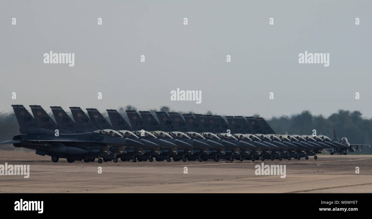 U.S. Air Force F-16 Vipers assigned to the 20th Fighter Wing, prepare ...