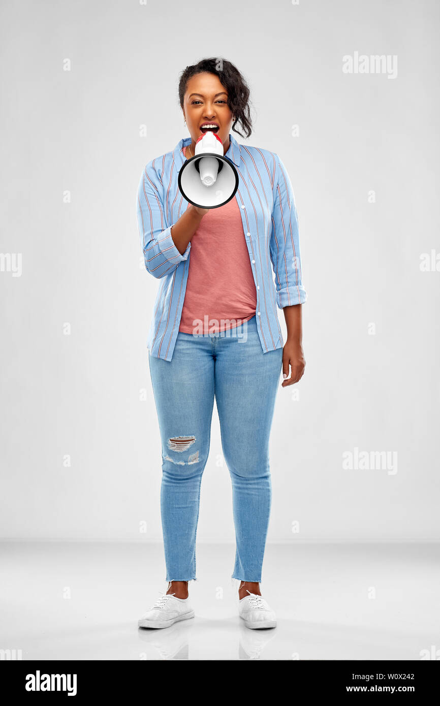 African woman screaming message hi-res stock photography and images - Alamy