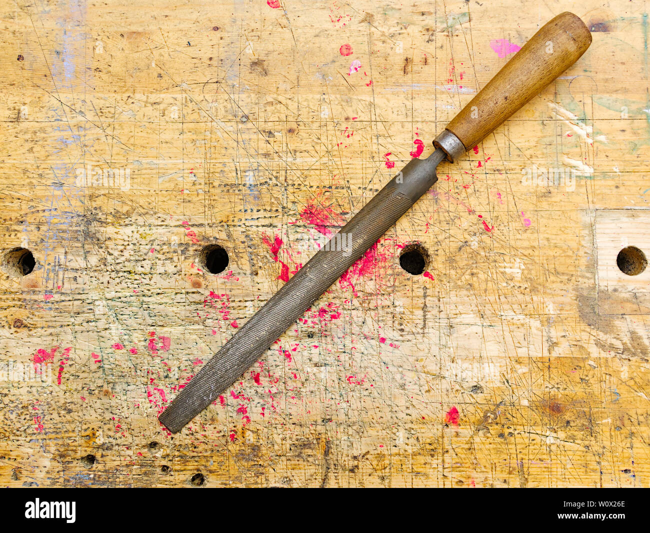 Color splash object tool hi-res stock photography and images - Alamy