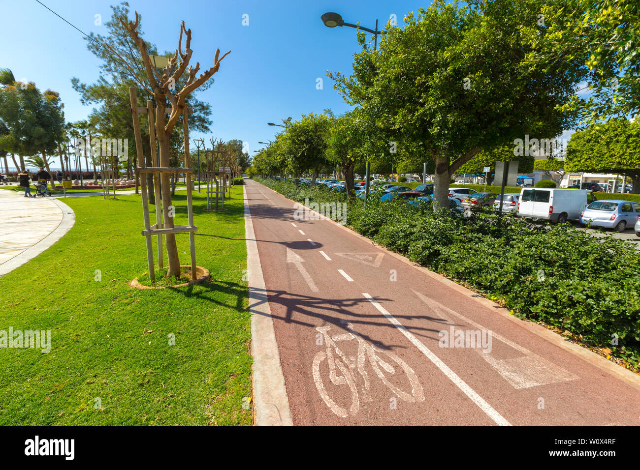 Bicycle lane signage on street Stock Photo - Alamy