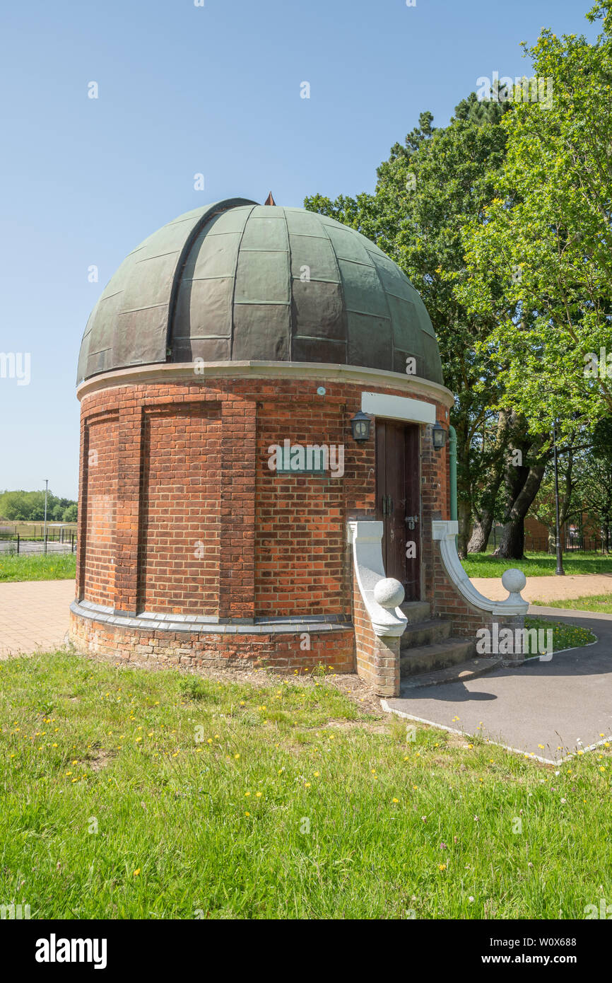 Circular building roof hi-res stock photography and images - Alamy