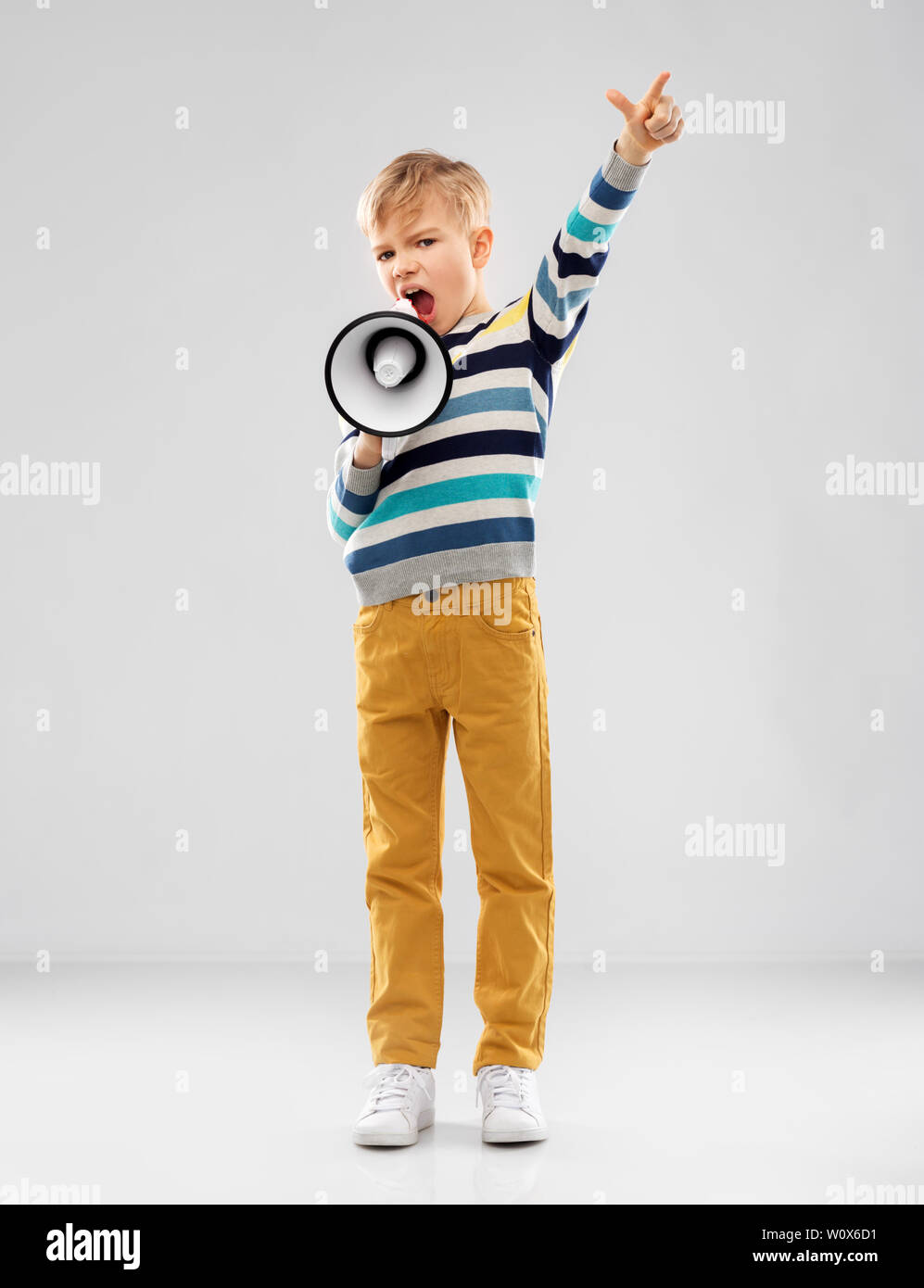 Speaking loudspeaker hi-res stock photography and images - Alamy